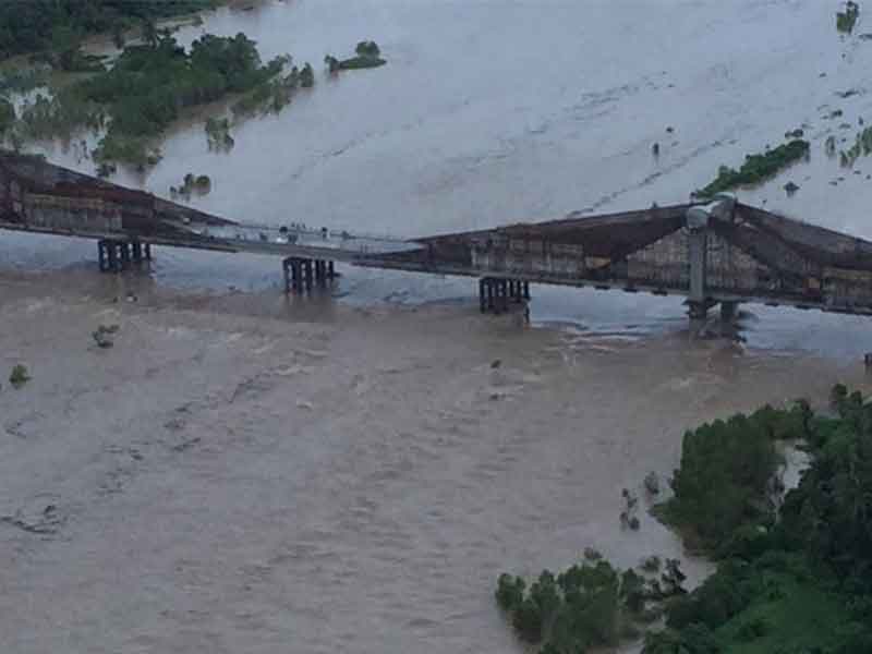 Se desborda río en Guerrero; al menos 200 personas atrapadas - Norte de ... Se desborda río en Guerrero; al menos 200 personas atrapadas - Norte de ...