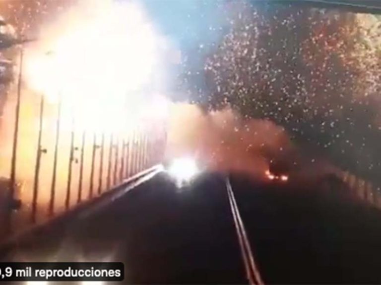 Video: Así fue la explosión en el puente que conecta a Rusia con Crimea