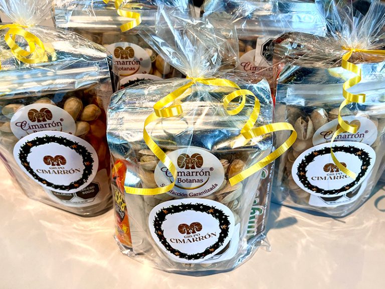 Grupo Cimarrón hace donación de dulces para las familias del ...