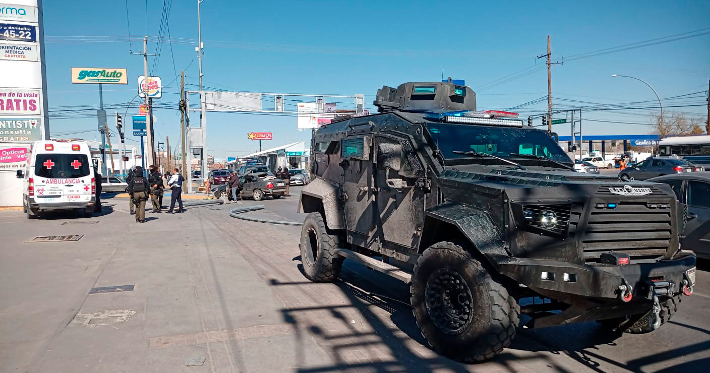 Choca unidad Rino de la SSPE - Norte de Ciudad Juárez