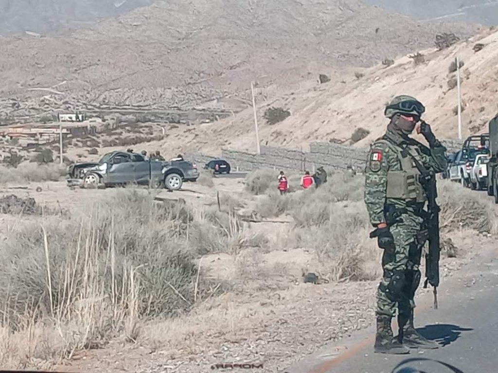 Vuelca camioneta en tramo Anapra-Santa Teresa - Norte de Ciudad Juárez
