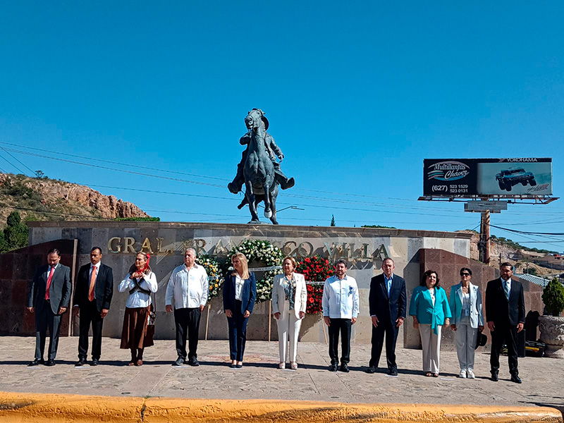Realizan guardia de honor en la Glorieta de Pancho Villa en Parral ... Realizan guardia de honor en la Glorieta de Pancho Villa en Parral ...