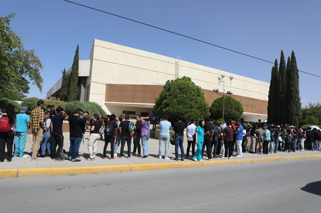Javier Santaolalla se une a la fiesta del 50 aniversario de la UACJ - Norte de Ciudad Juárez