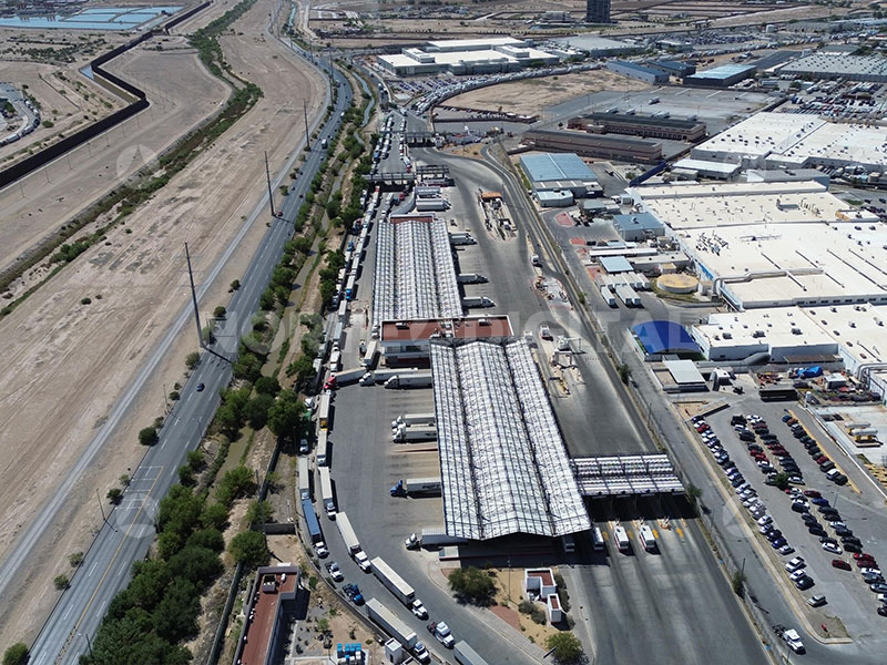 Crecen filas de tráileres - Norte de Ciudad Juárez