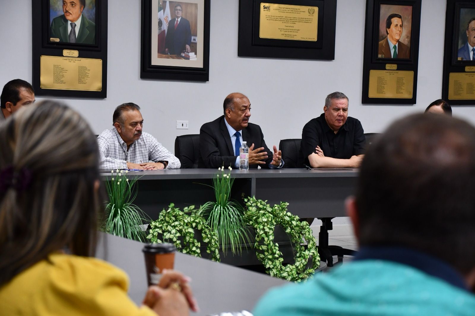 Se reúnen titulares de la SEyD y Sección 42 del SNTE - Norte de Ciudad ...