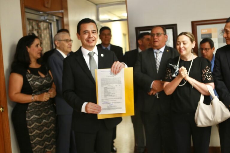 Estos son los 4 perfiles de los aspirantes a la rectoría de la UACJ ...