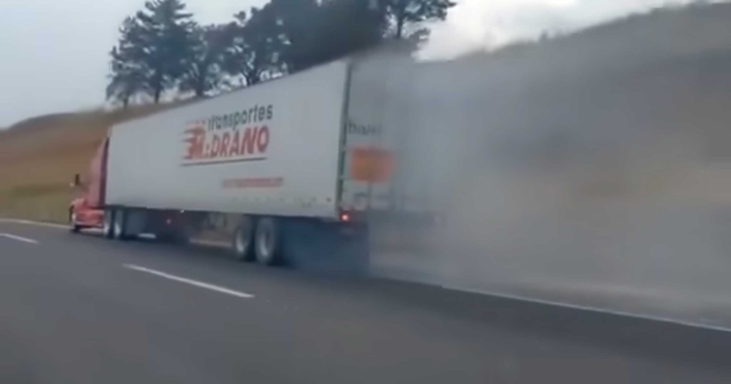 VIDEO: Cuando un tráiler se quedó sin frenos y su conductor logró ...