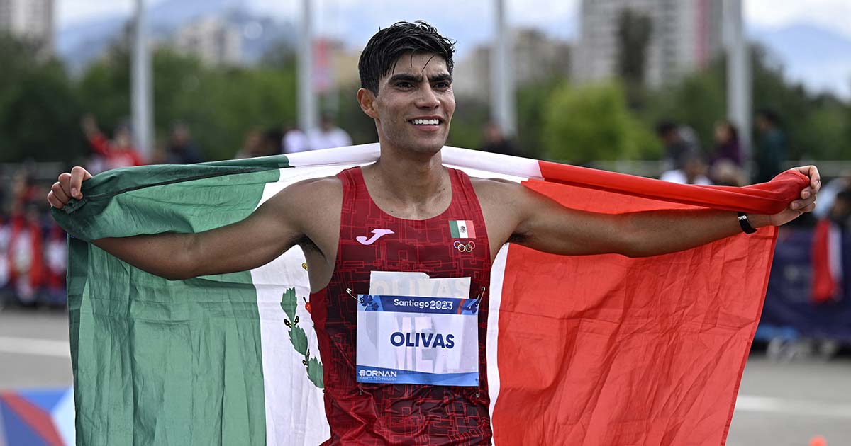 El marchista Andrés Olivas y el entrenador Isaac Rojas son los ...