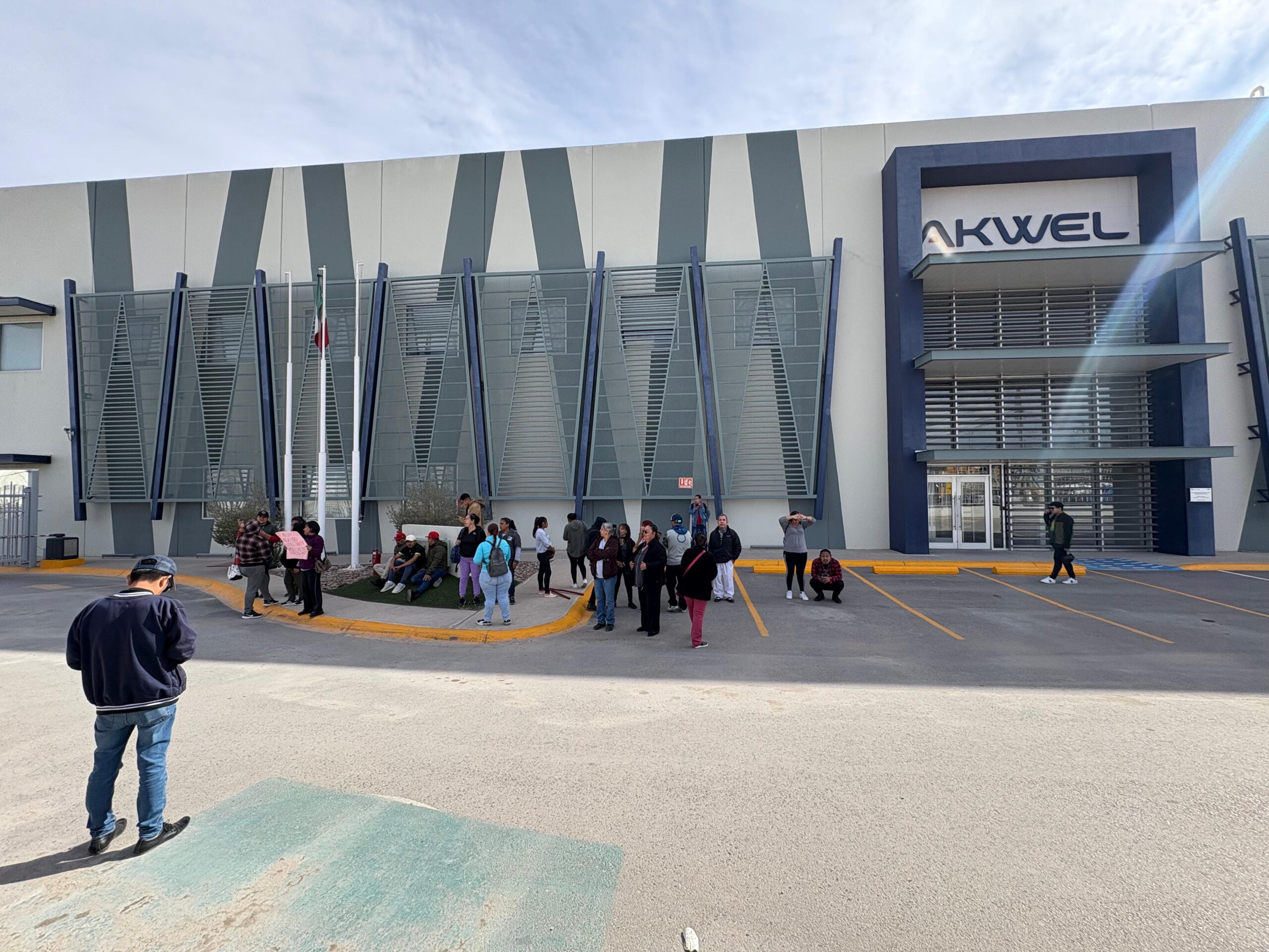 Empleados de Akwel exigen pago de sueldos atrasados - Norte de Ciudad ...