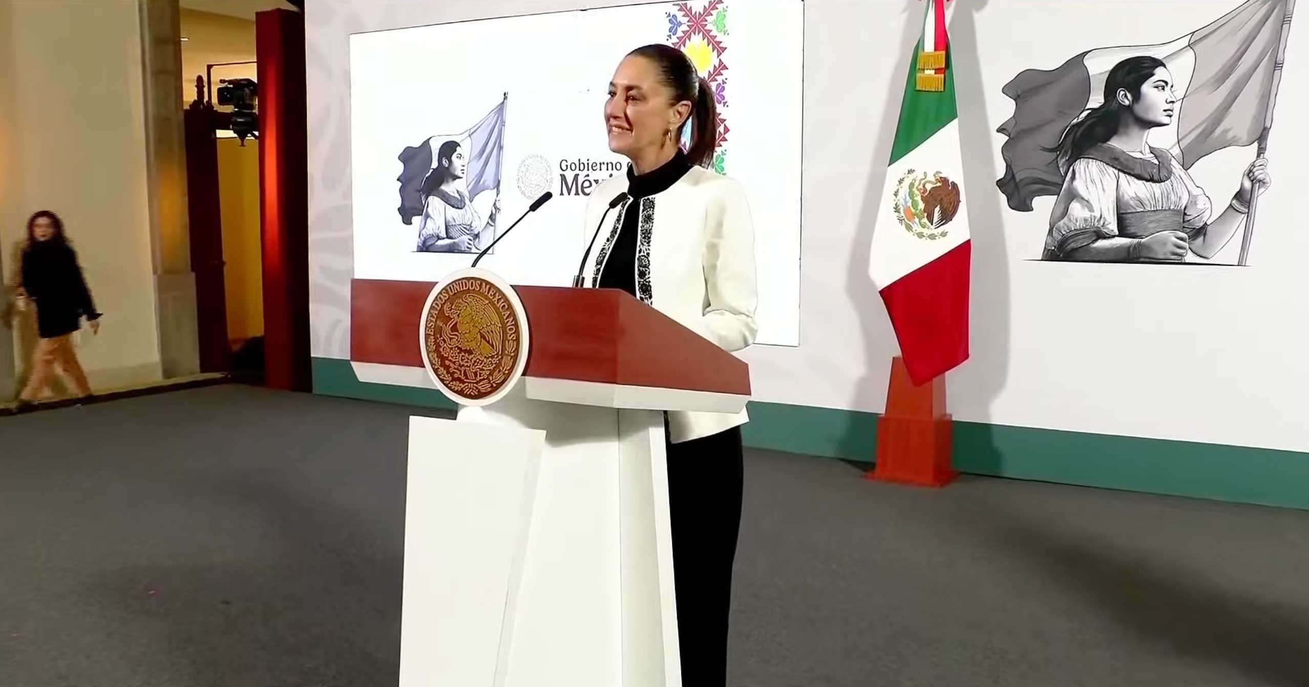 Conferencia de prensa en vivo, desde Palacio Nacional | Jueves 2 de enero de 2025. | Presidenta ...