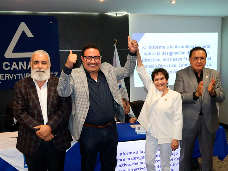 Es Iván Pérez el nuevo presidente en Canaco; Elizabeth Villalobos no ...