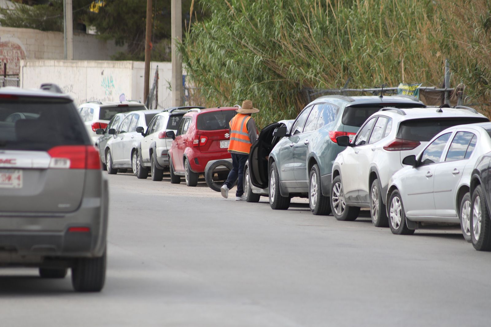 Ningún ‘parquero’ debe exigirle una cuota fija por estacionarse en la ...
