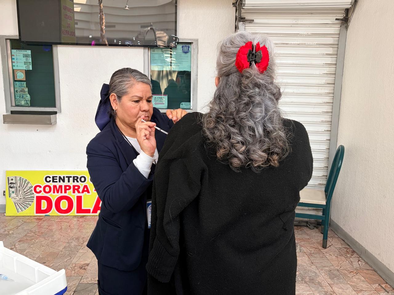 Infantes y adultos mayores fronterizos acuden a protegerse mediante ...