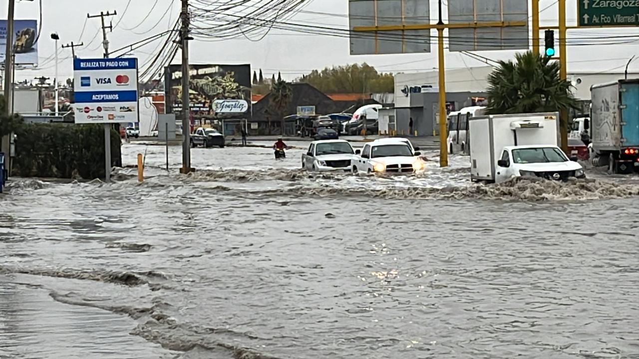Cruce de Paseo de la Victoria y Teófilo Borunda, de los más encharcados ...