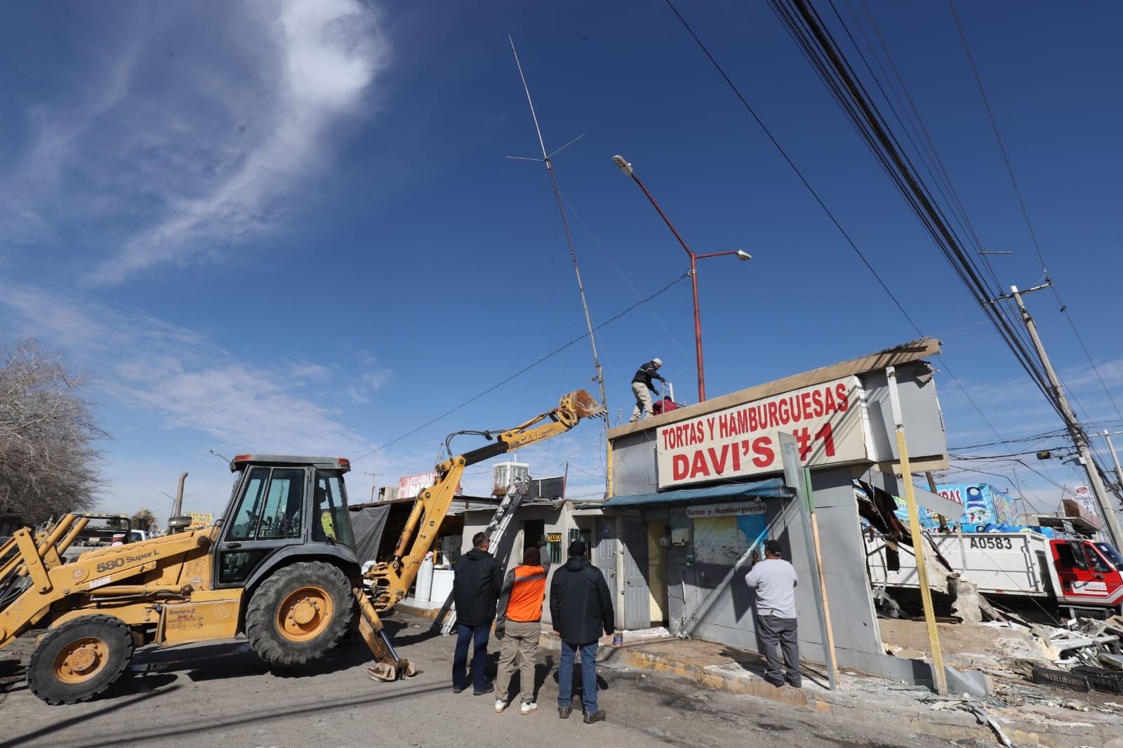 También se colgaban de la luz: así las cosas con las Tortas Davis #1 ...