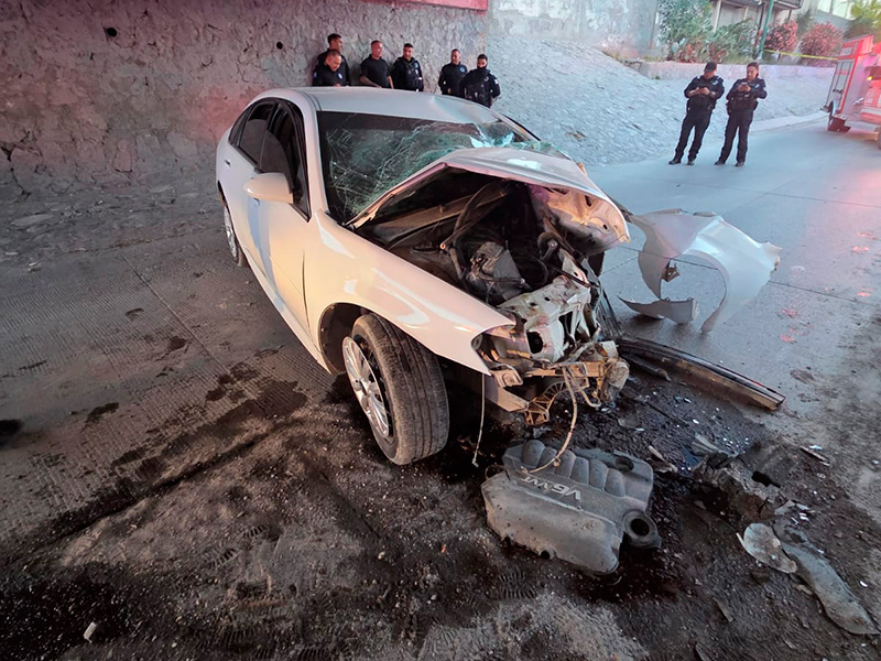 Revelan causas de muerte de dos hombres que chocaron contra muro en el ...