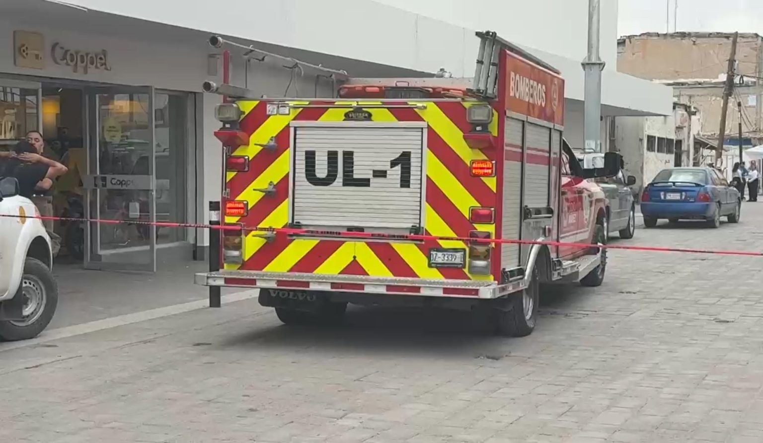 Evacúan Coppel del Centro por fuga de gas; tres personas resultan ...